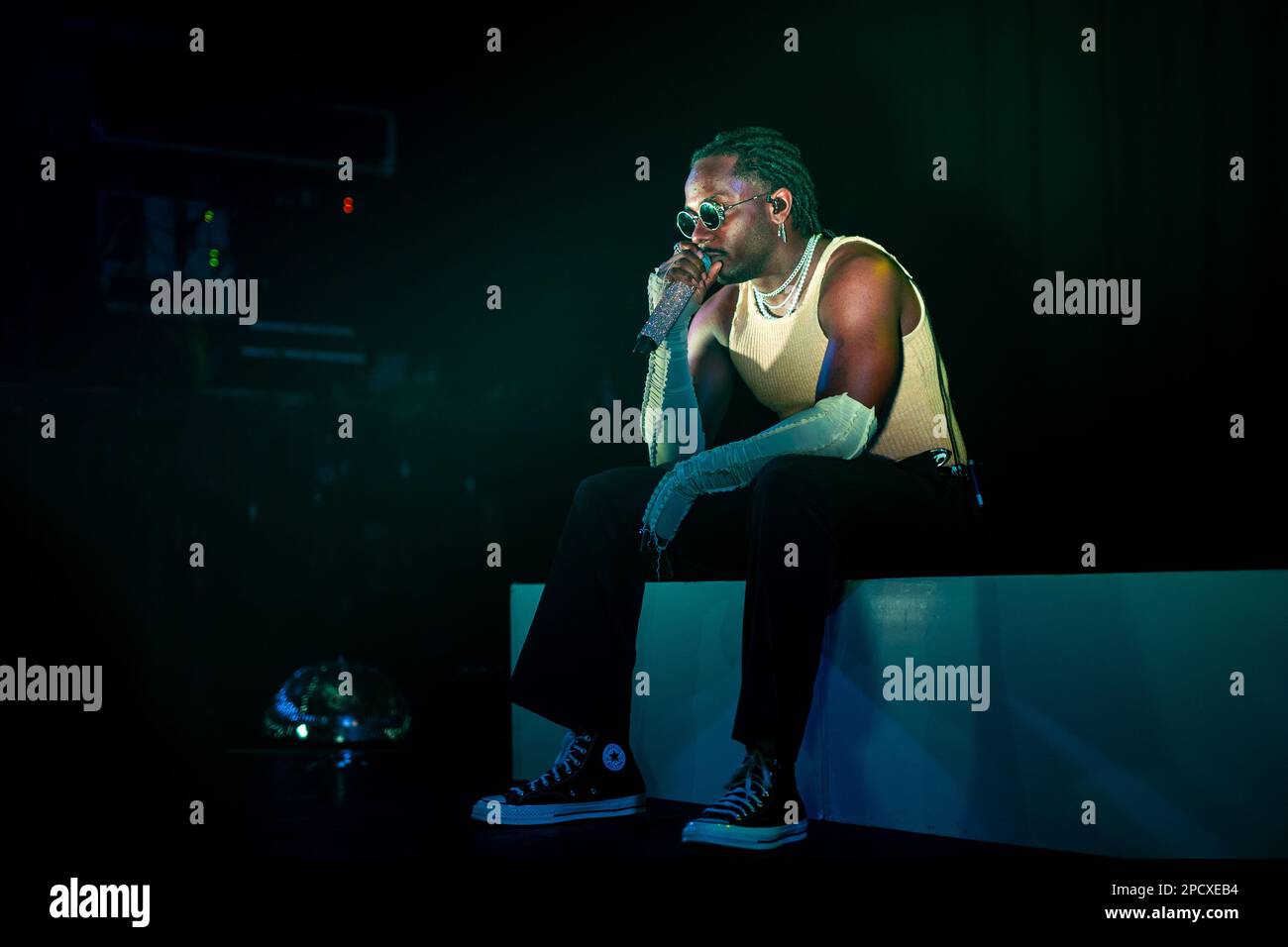 Young sheldon show hi-res stock photography and images - Alamy