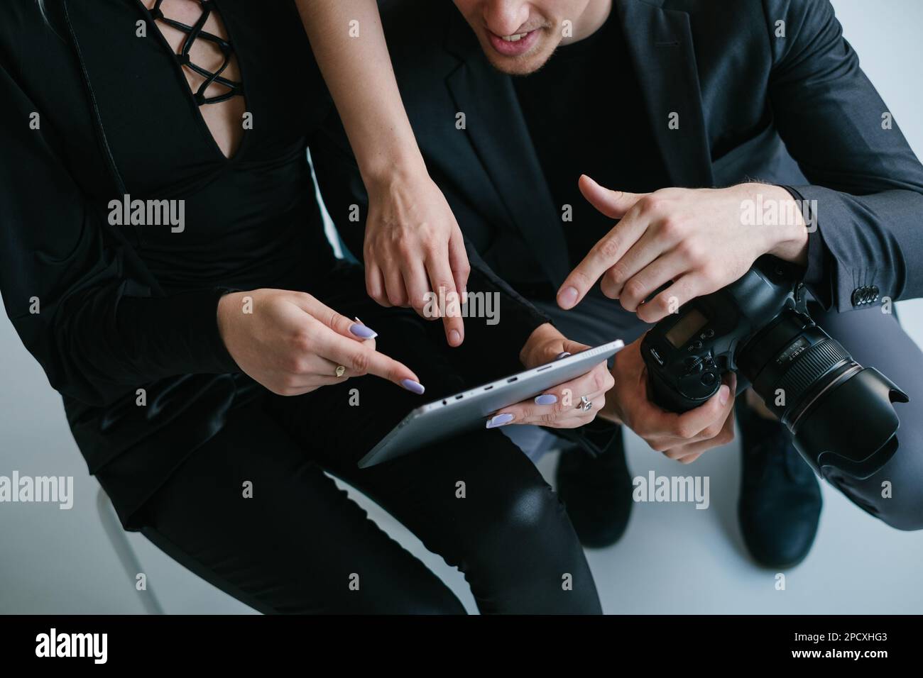 team backstage ideas discussion brainstorm concept Stock Photo - Alamy