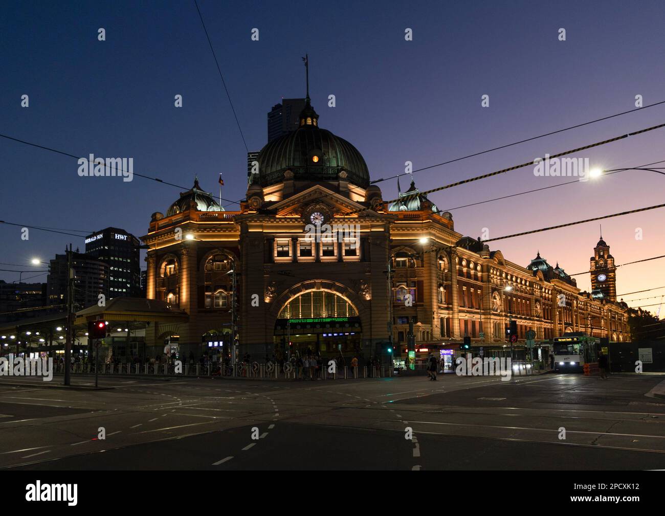 Flinders Street Station at night, Melbourne, Victoria, Australia travel ...