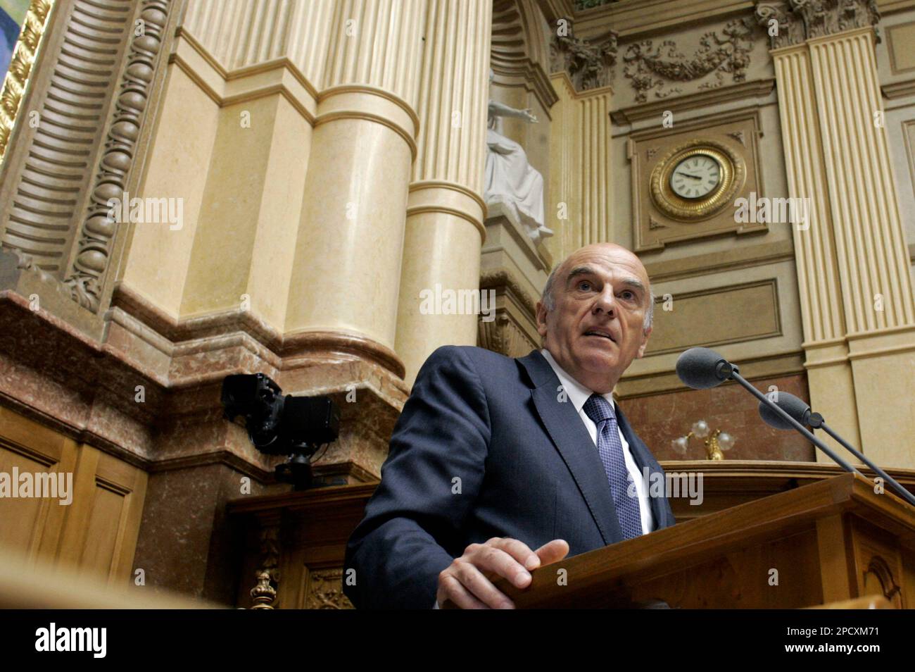 Bundesrat Hans-Rudolf Merz aeussert sich am Mittwoch, 21. Juni 2006 in ...