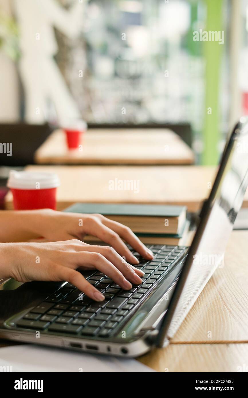 Proposal typing hi-res stock photography and images - Alamy