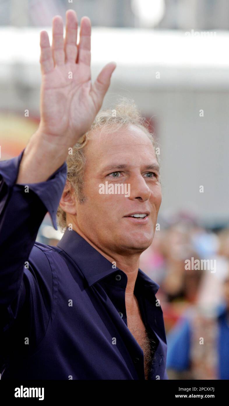Michael Bolton acknowledges audience applause during his appearance on ...