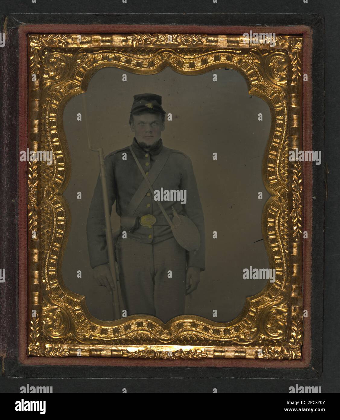 Unidentified soldier in Union uniform with bayoneted musket, cap box ...