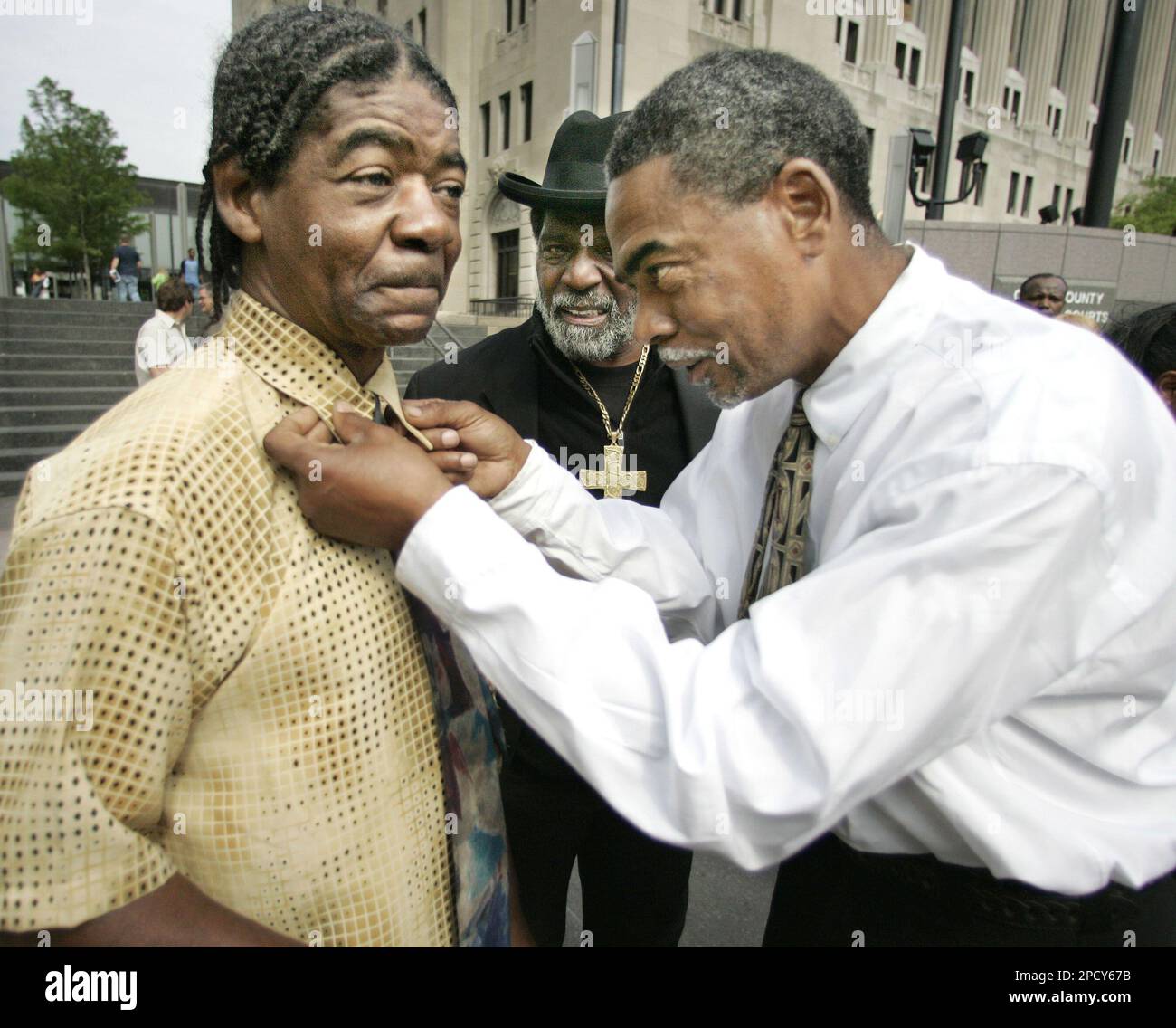 Maurice Perkins, right, an advocate for former inmates, joins former ...