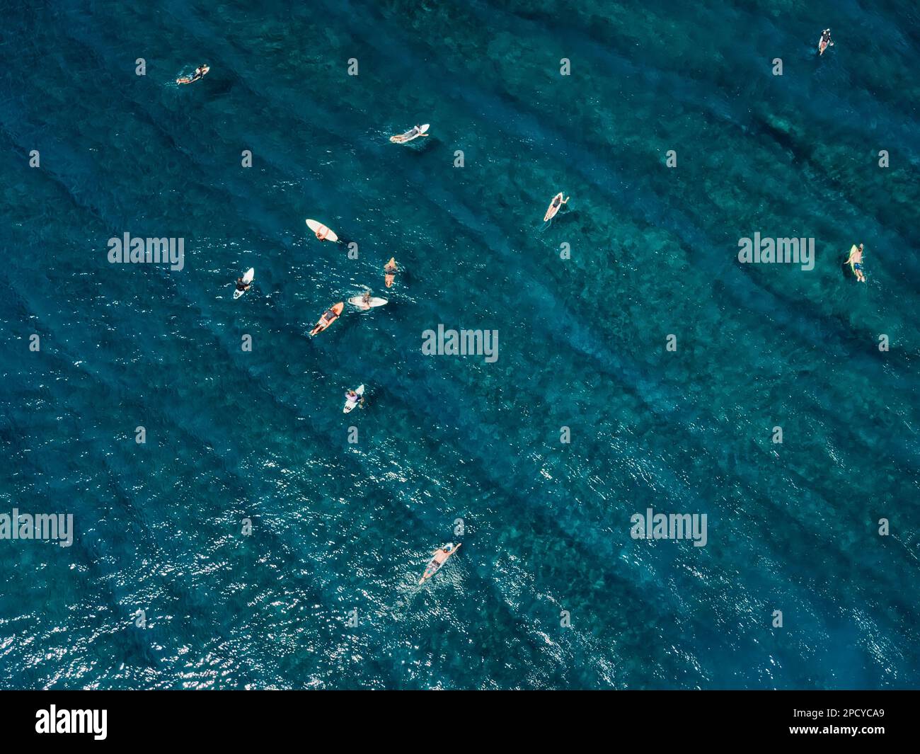 Aerial view surfing spot surfers hi-res stock photography and images ...