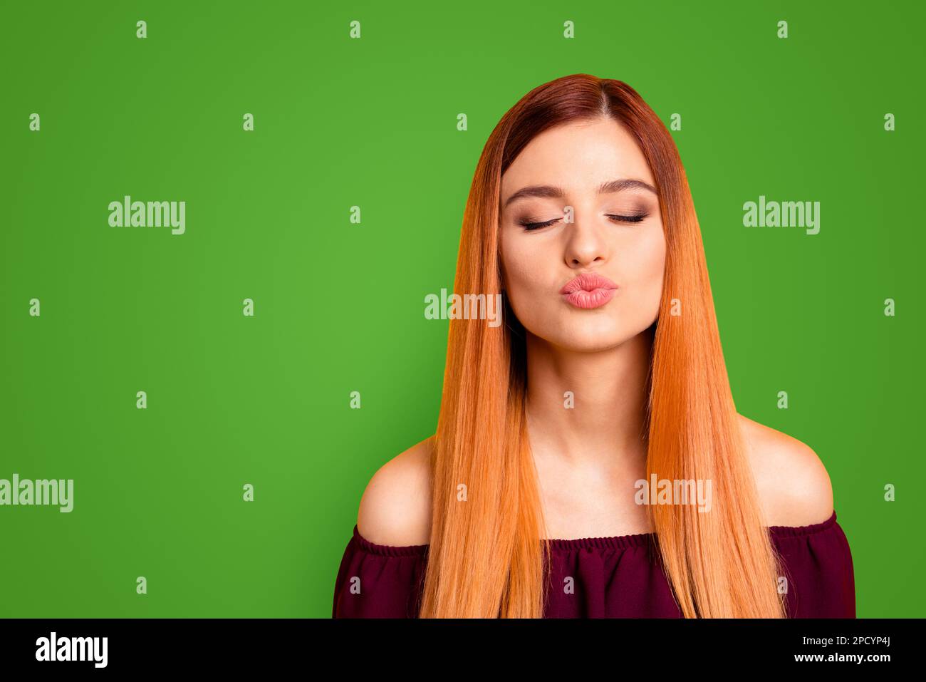 Come closer I want to give you a kiss Close up photo portrait of ...