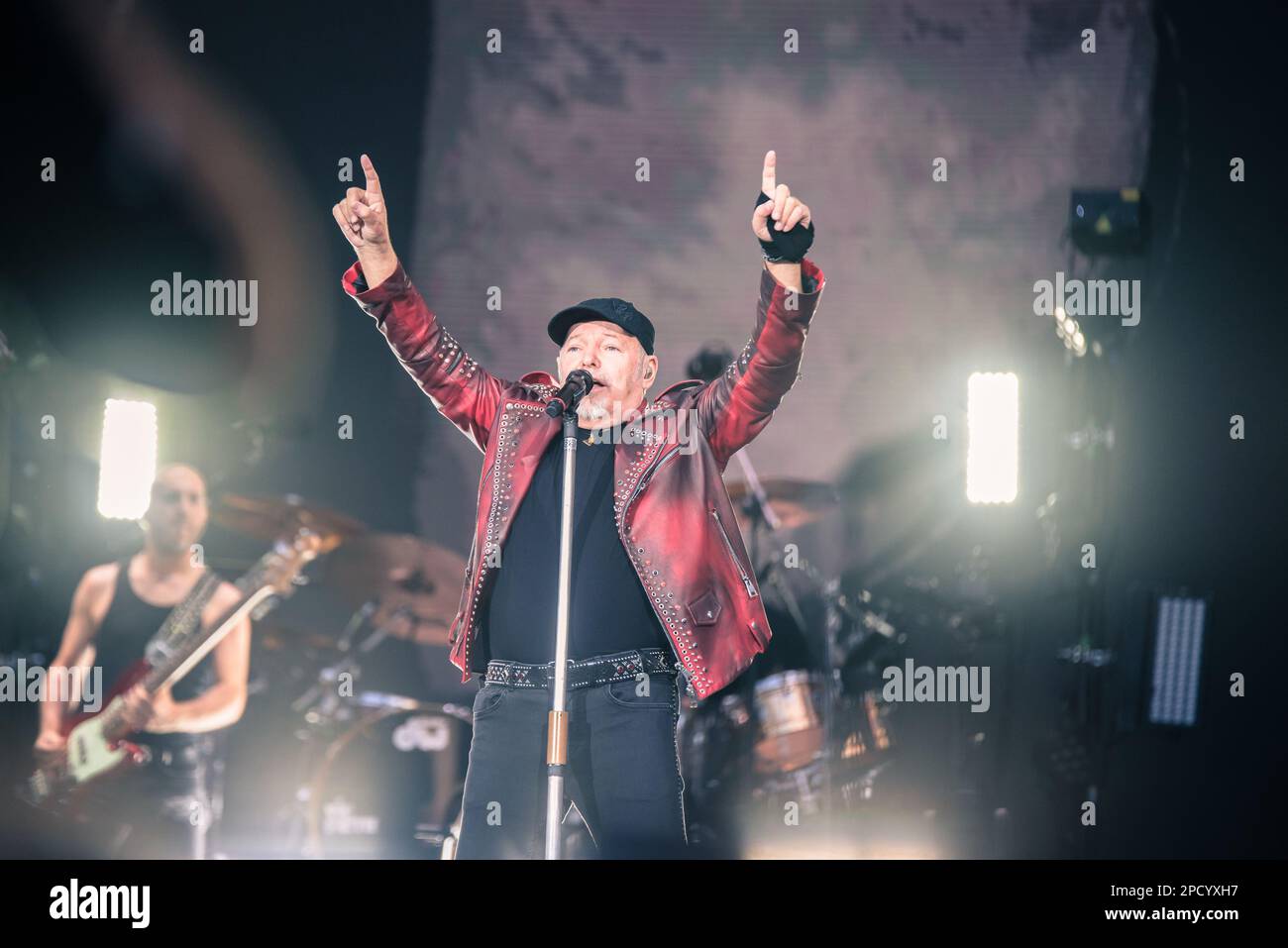 Torino, Italia. 30 giugno 2022. Il cantante rock italiano Vasco ha ...