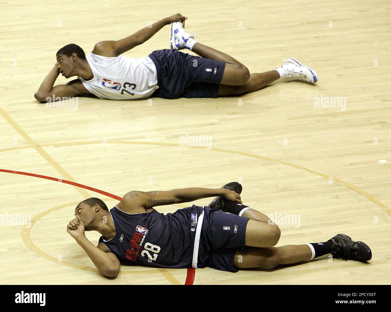 South Florida's Solomon Jones (73) and Villanova's Allan Ray (28 ...