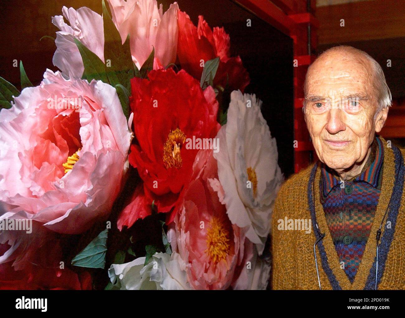 ARCHIVE --- Sir Peter Smithers, aufgenommen am 9. Dezember 2003 ...