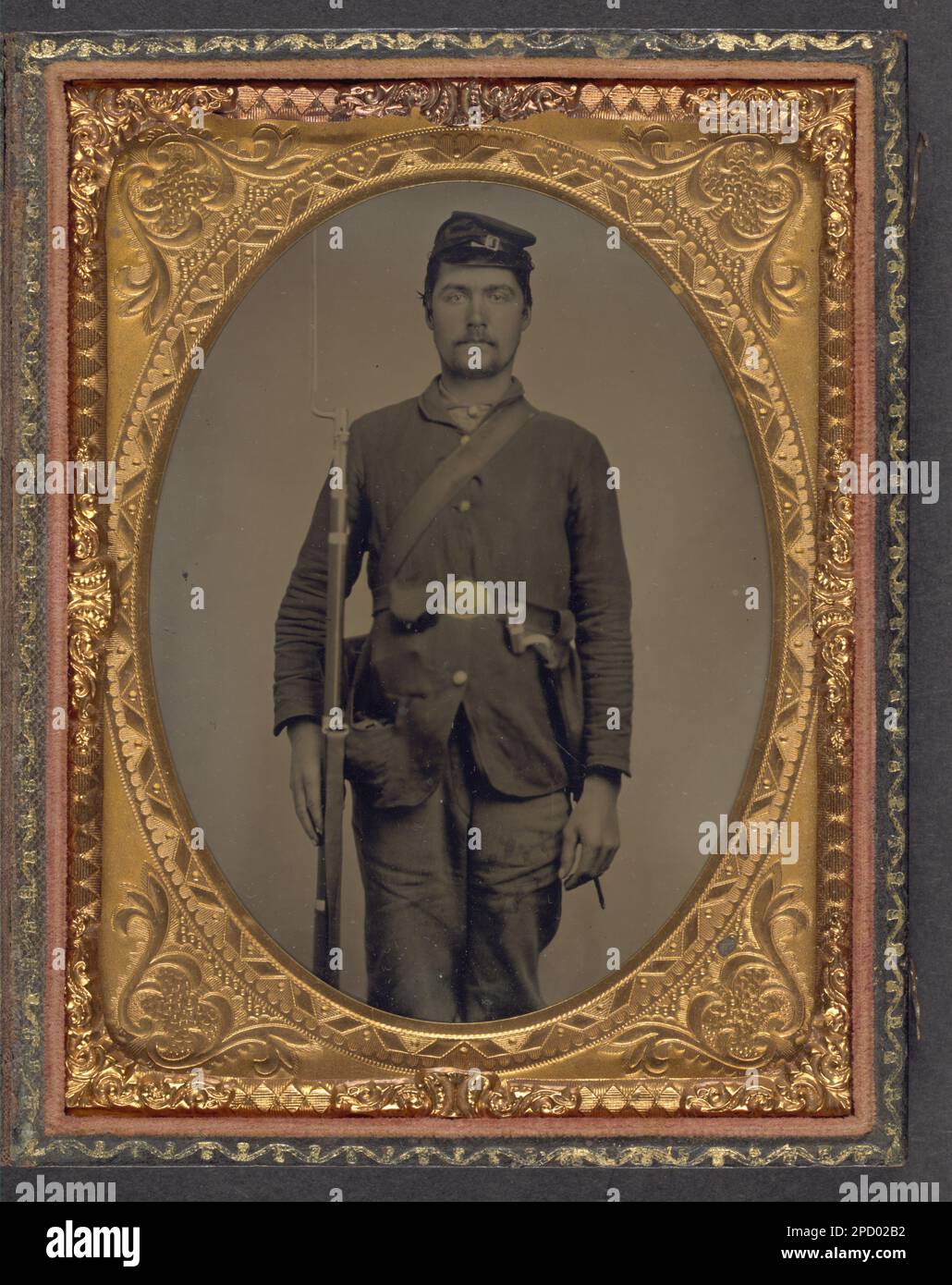 Unidentified soldier in Union uniform with bayoneted musket, bayonet in ...