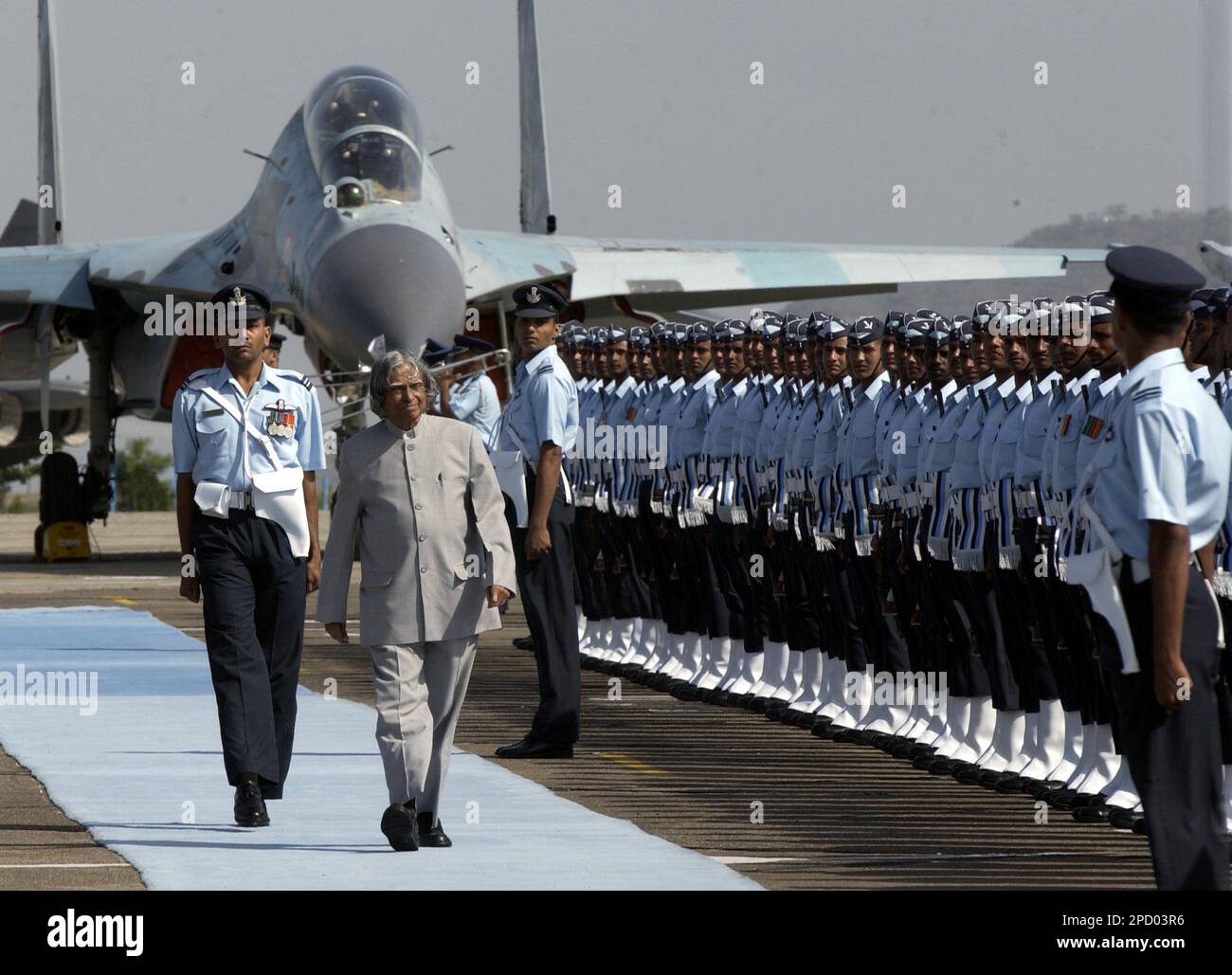 Indian President A.P.J. Abdul Kalam inspects a guard of honor at an ...