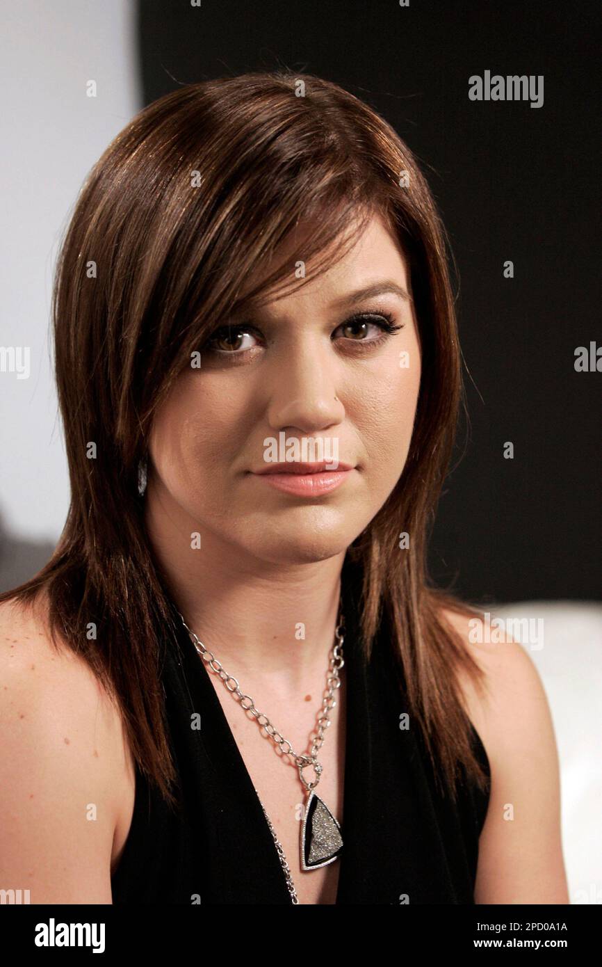 Singer Kelly Clarkson poses for a photo Wednesday, May 31, 2006, at ...