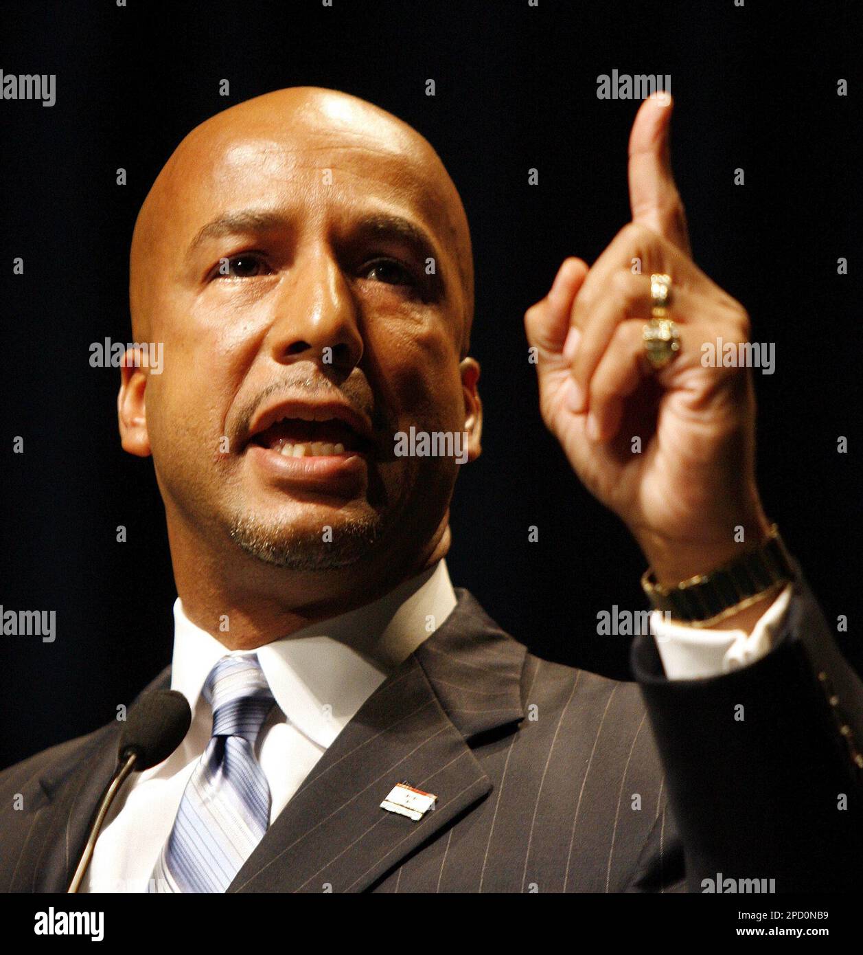 Mayor Ray Nagin speaks after being sworn in for a second term as Mayor ...