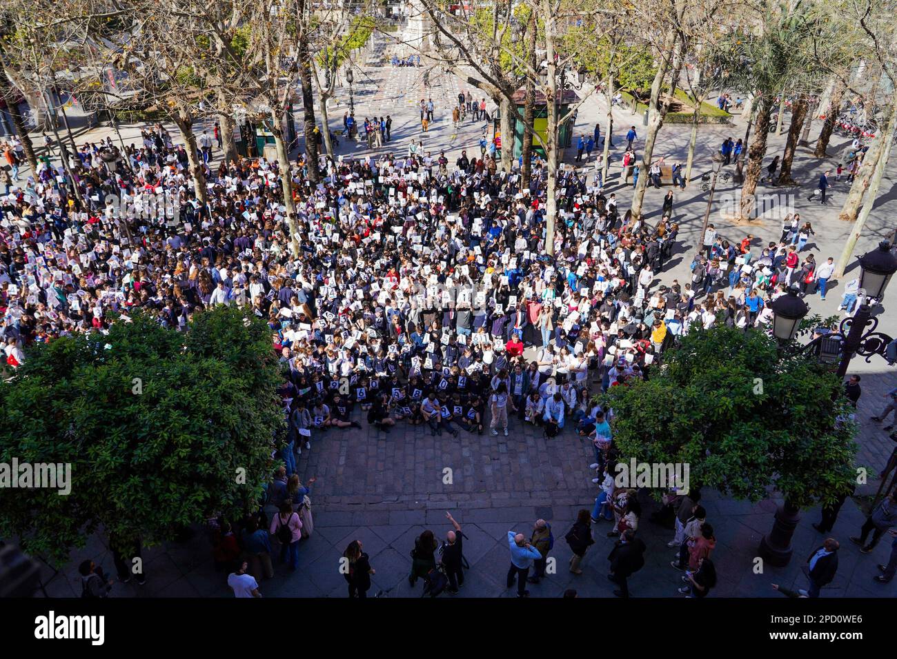 Human chain of decimals of the "world's largest" Pi number, on March 14 ...