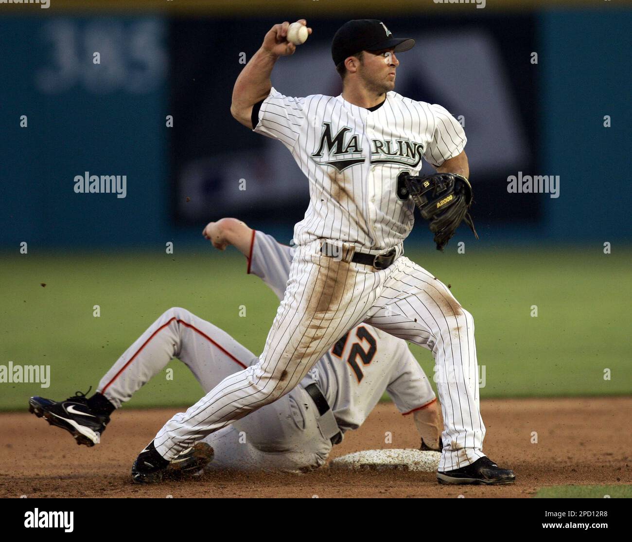 San Francisco Giants' Steve Finley (12) is out at second as Florida ...