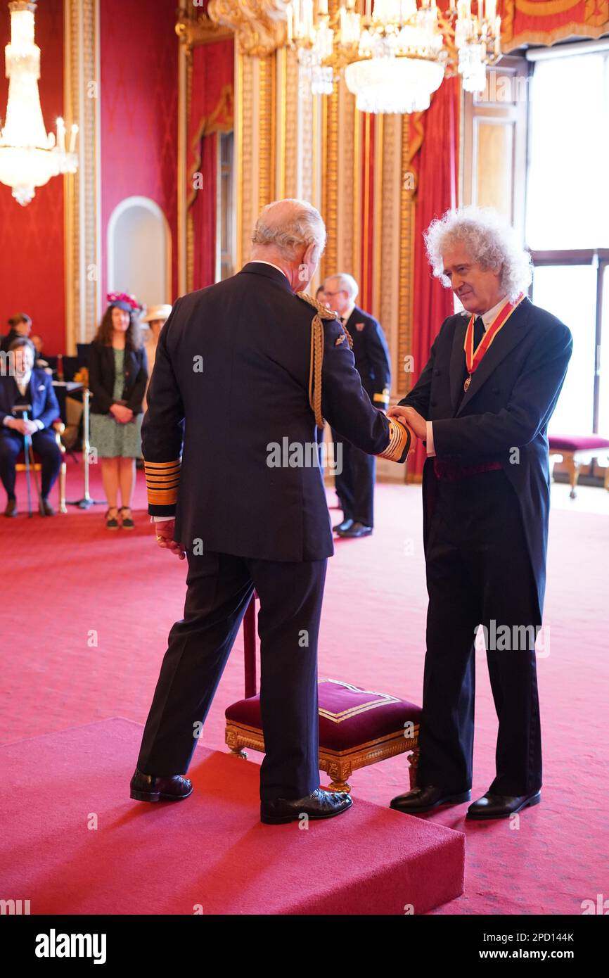 Brian may buckingham palace hi-res stock photography and images - Alamy