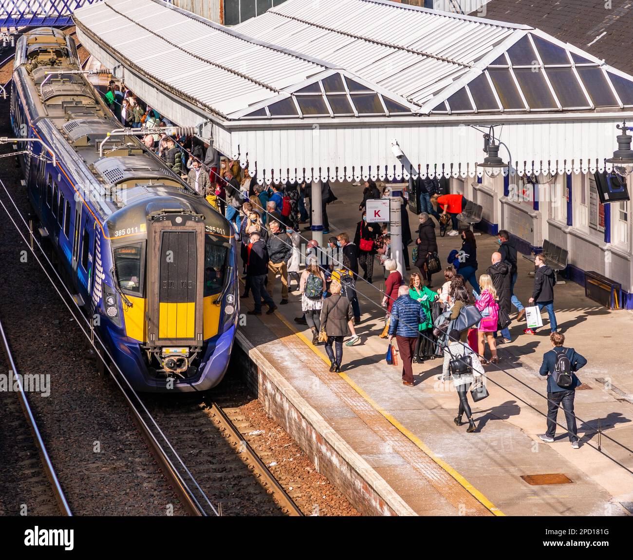 Scottish train station hi-res stock photography and images - Alamy