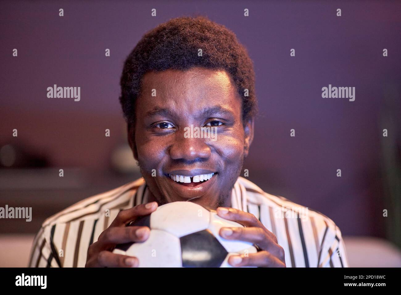 Excited black man hi-res stock photography and images - Alamy