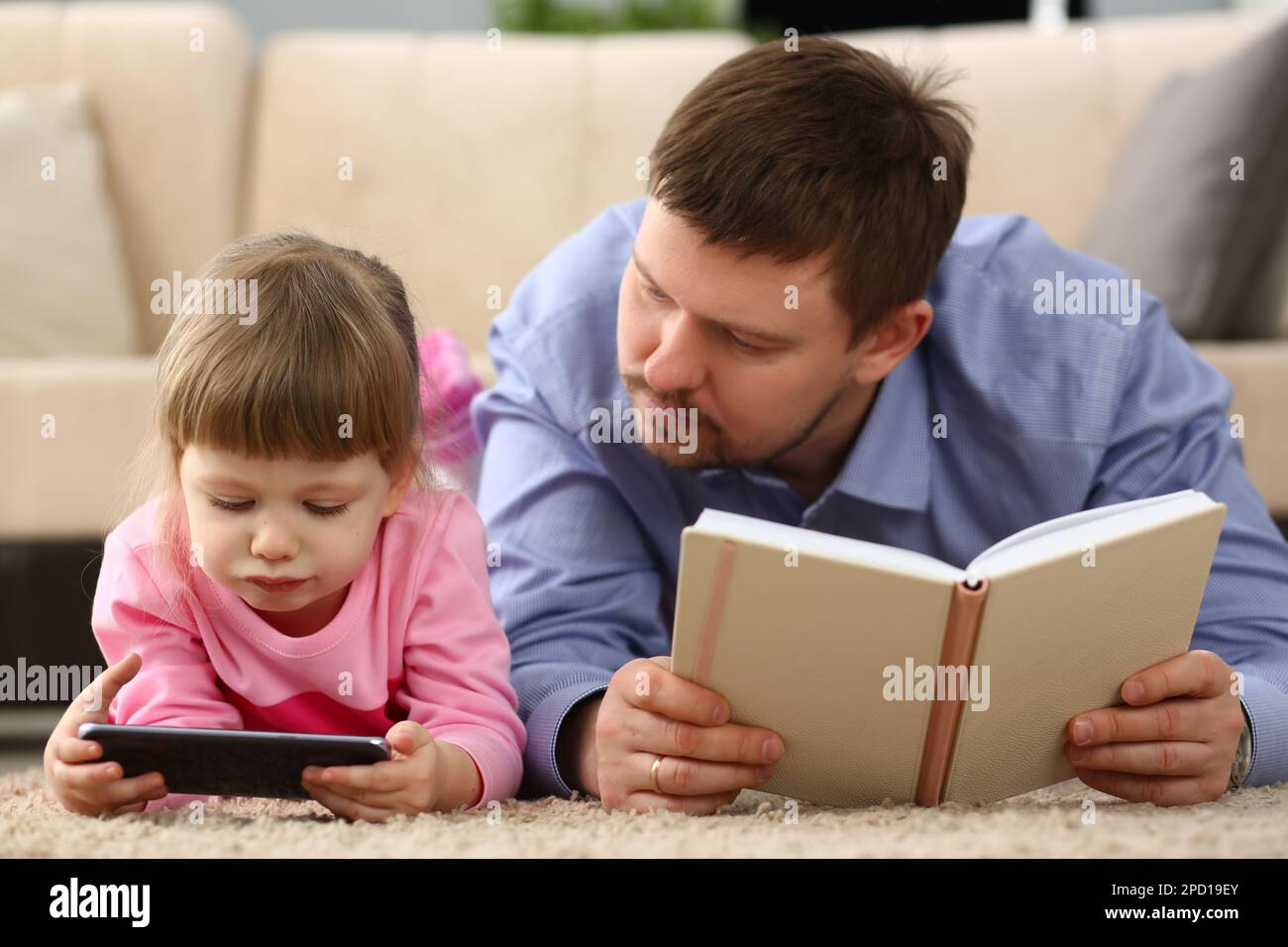Family no communication screen hi-res stock photography and images - Alamy