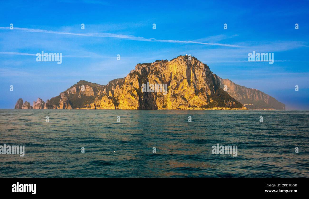 Cliffs along coast capri hi-res stock photography and images - Alamy