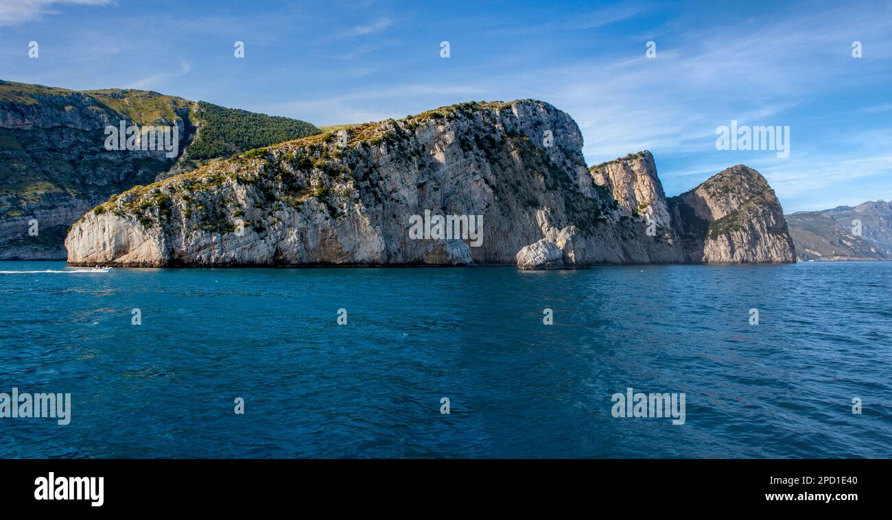 Capri cliffs hi-res stock photography and images - Alamy