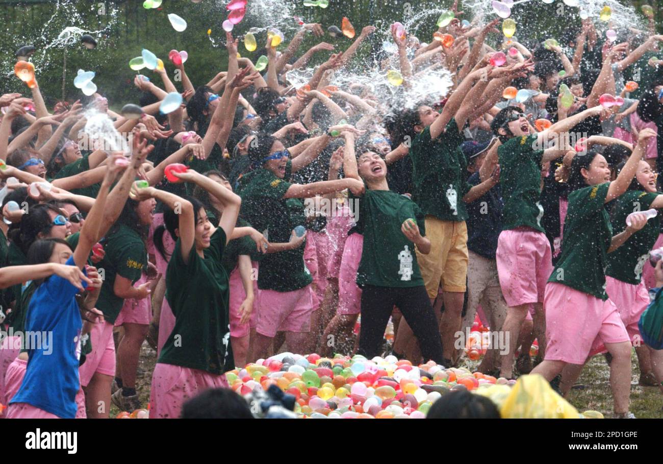 Taipei high school students celebrate their graduation with traditional ...