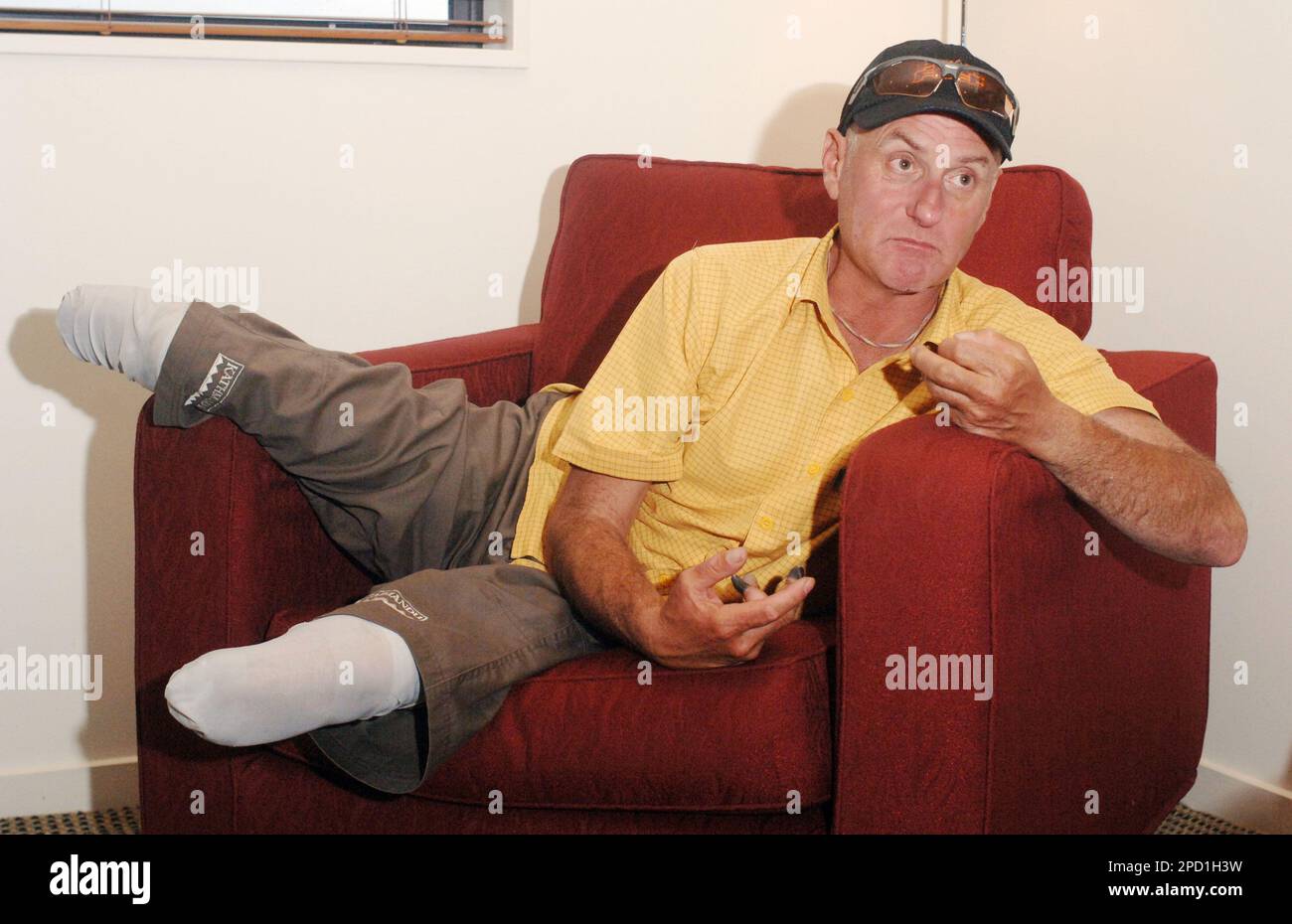 Double amputee mountaineer Mark Inglis relaxes at his Christchurch, New ...