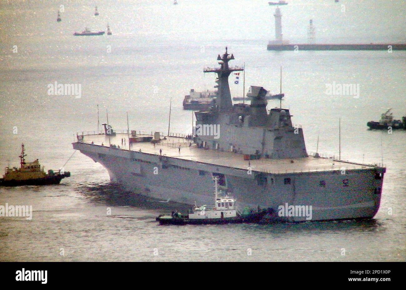 Dokdo Ham, South Korean Navy's 14,000 ton-class large-deck landing ship ...