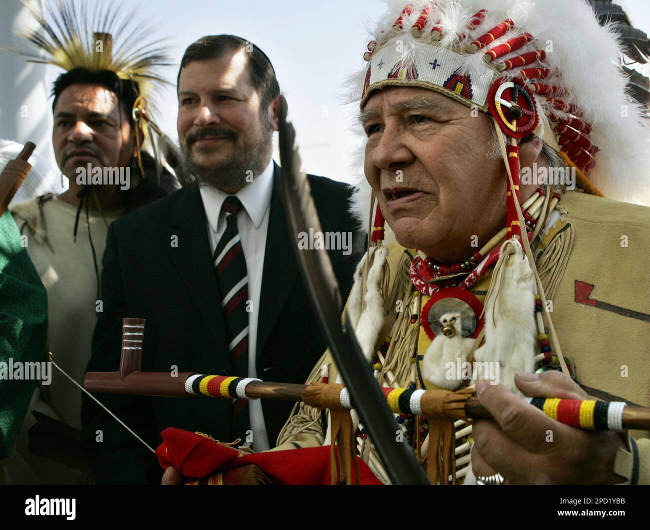 Jerusalem Mayor Uri Lupolianski, center, and Native American Chiefs ...