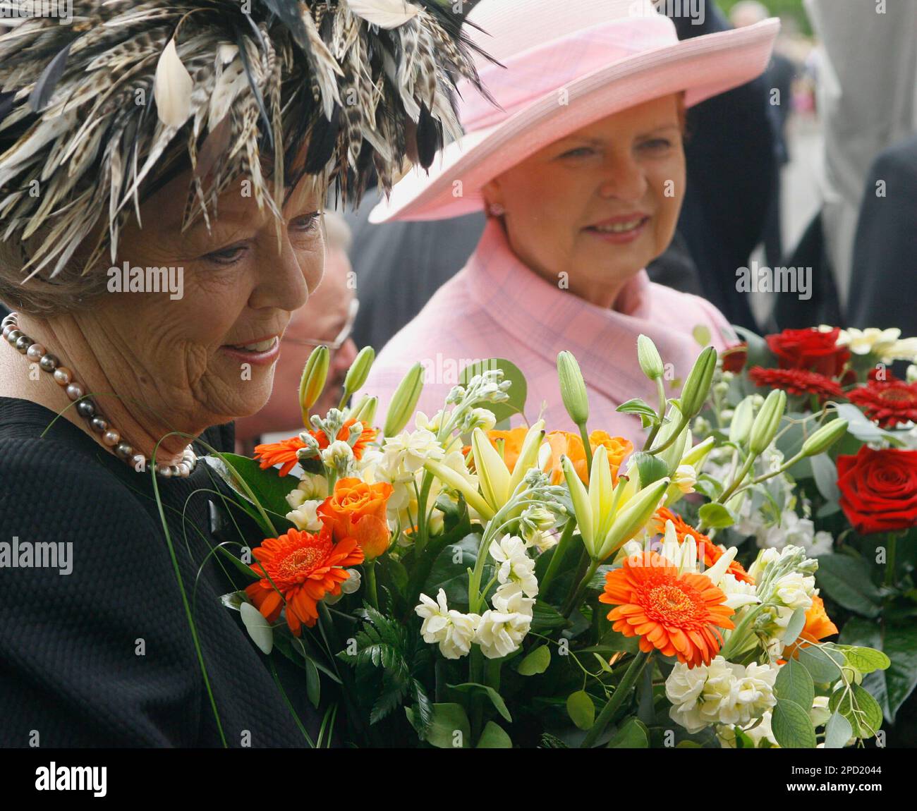 Queen Beatrix of the Netherlands, left, and Latvian President Vaira ...