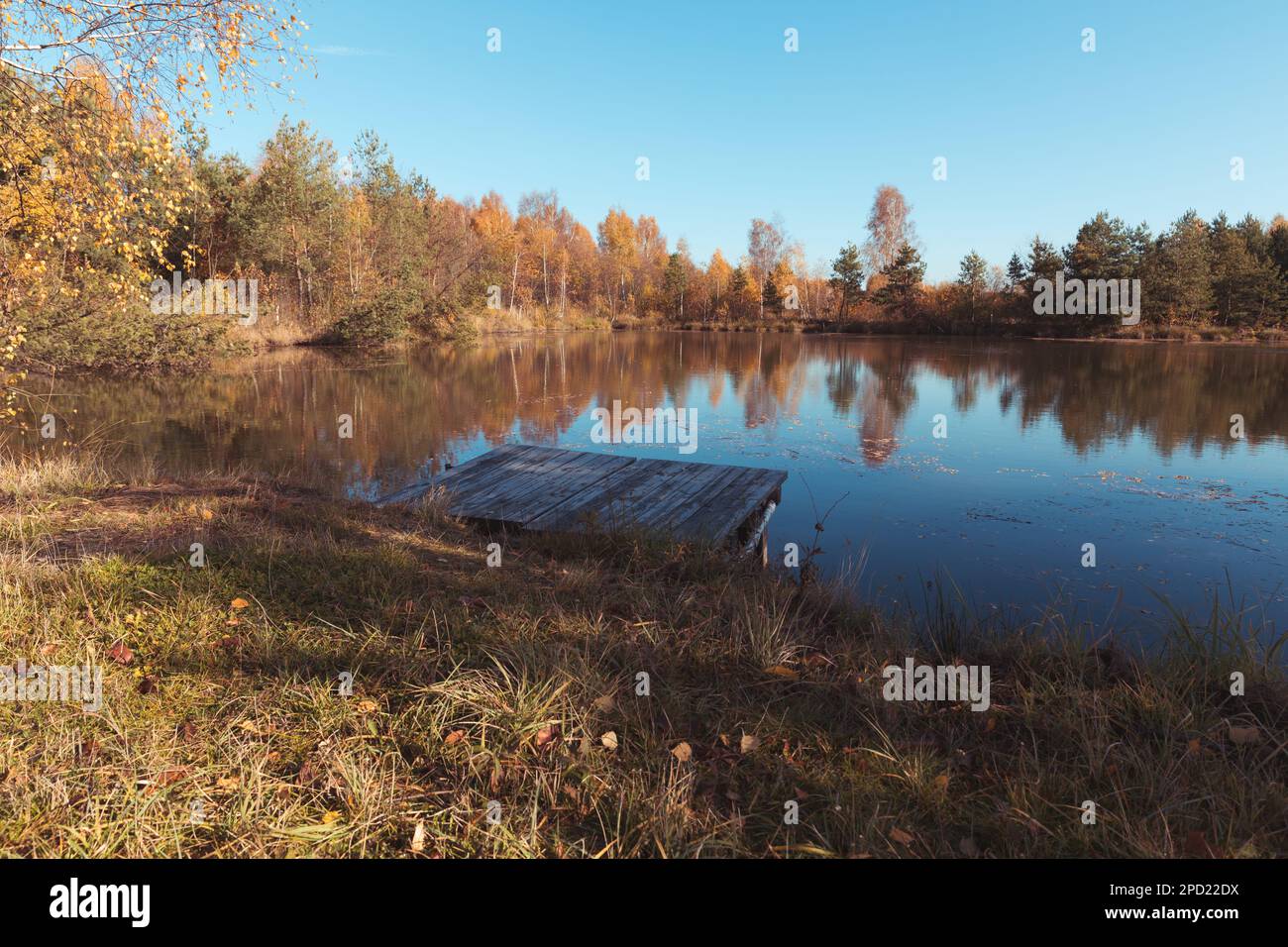 Lake with wood platform hi-res stock photography and images - Alamy