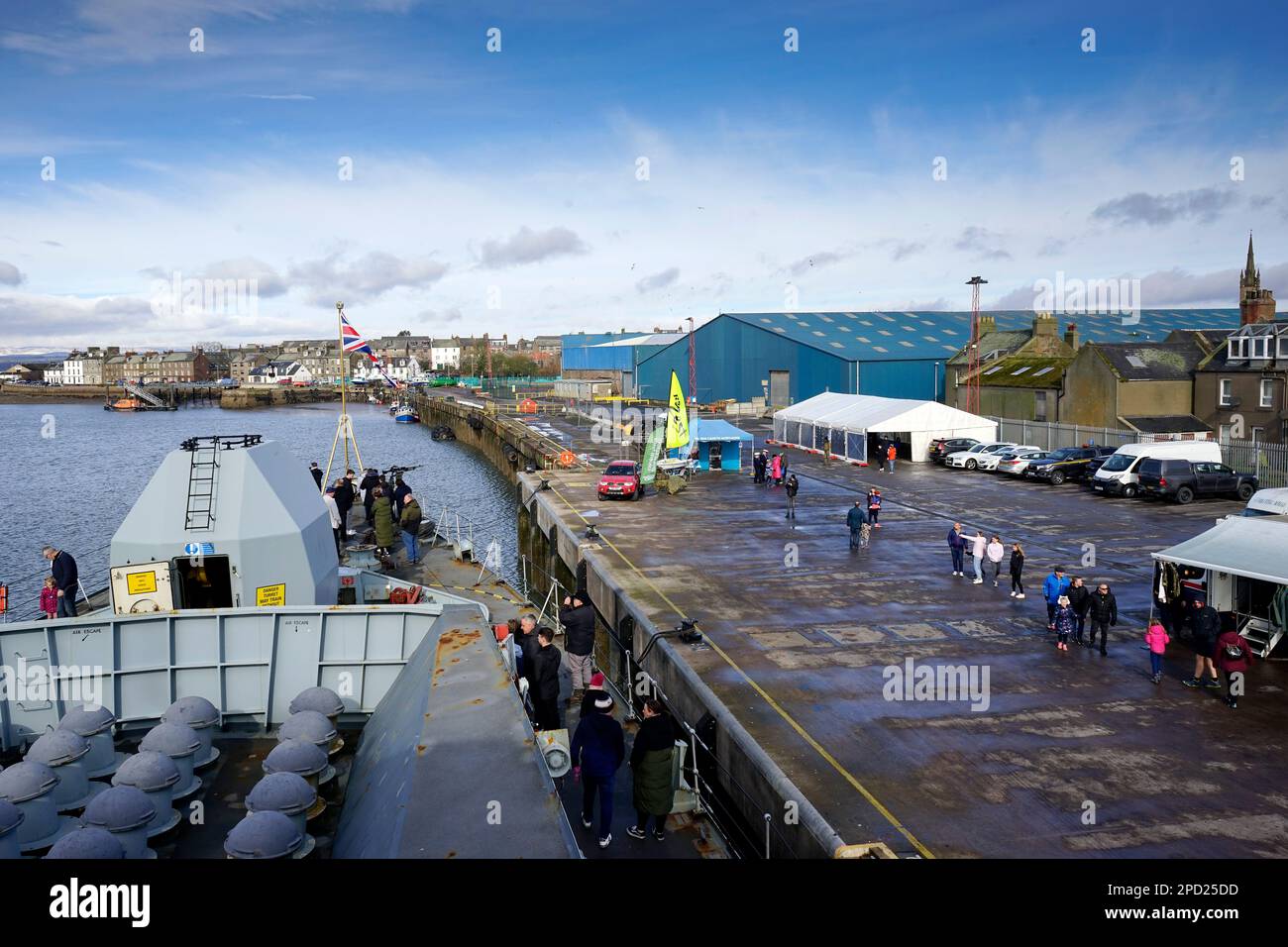 Hms montrose hi-res stock photography and images - Alamy