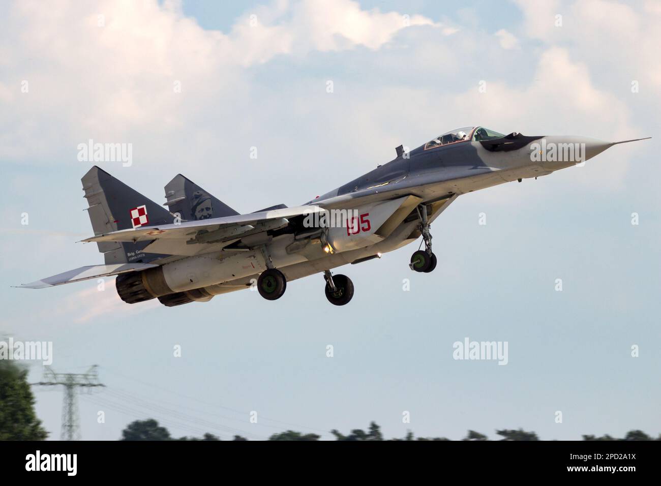 Polish Air Force MiG-29 Fulcrum departing Berlin-SChonefeld Airport ...