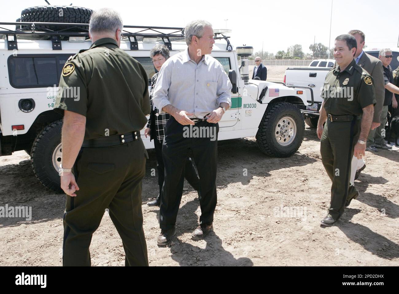 President Bush, center, tours the Yuma Sector Border along the U.S ...