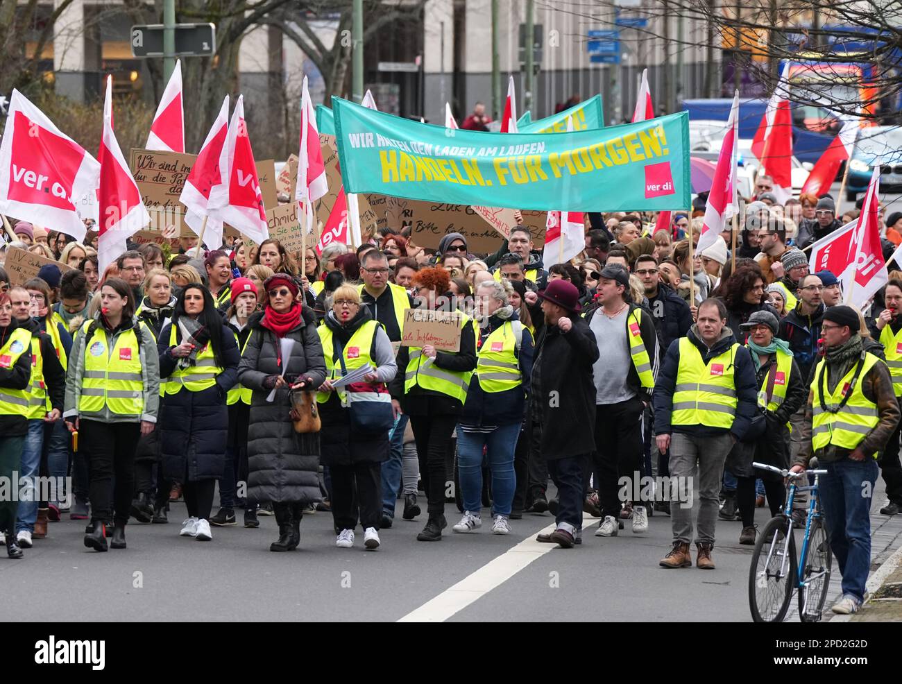 Potsdam, Germany. 14th Mar, 2023. Participants of a warning strike of ...