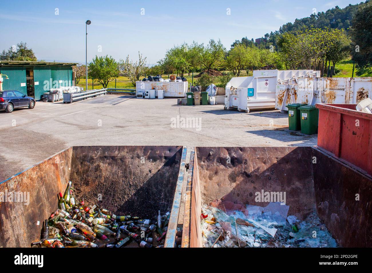 Storage center recycling materials hi-res stock photography and images ...