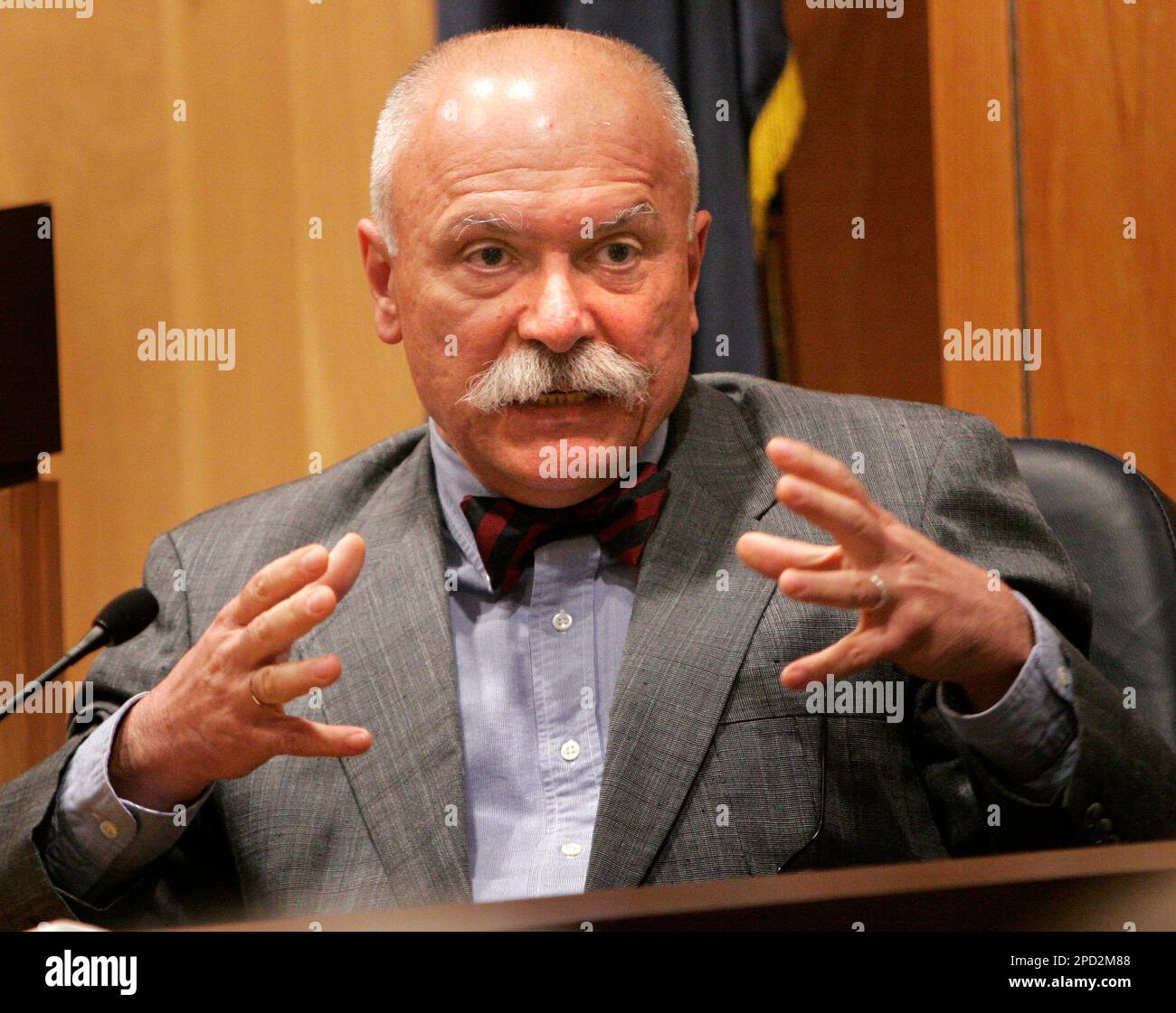 Oakland County (Mich.) Medical Examiner Ljubisa Dragovic testifies on ...