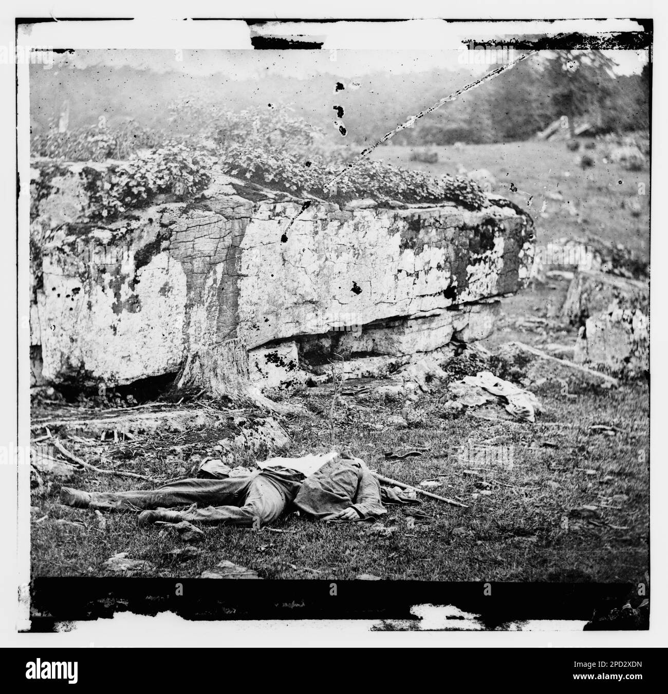 Gettysburg, Pennsylvania. Dead sharpshooter on the right of Confederate ...