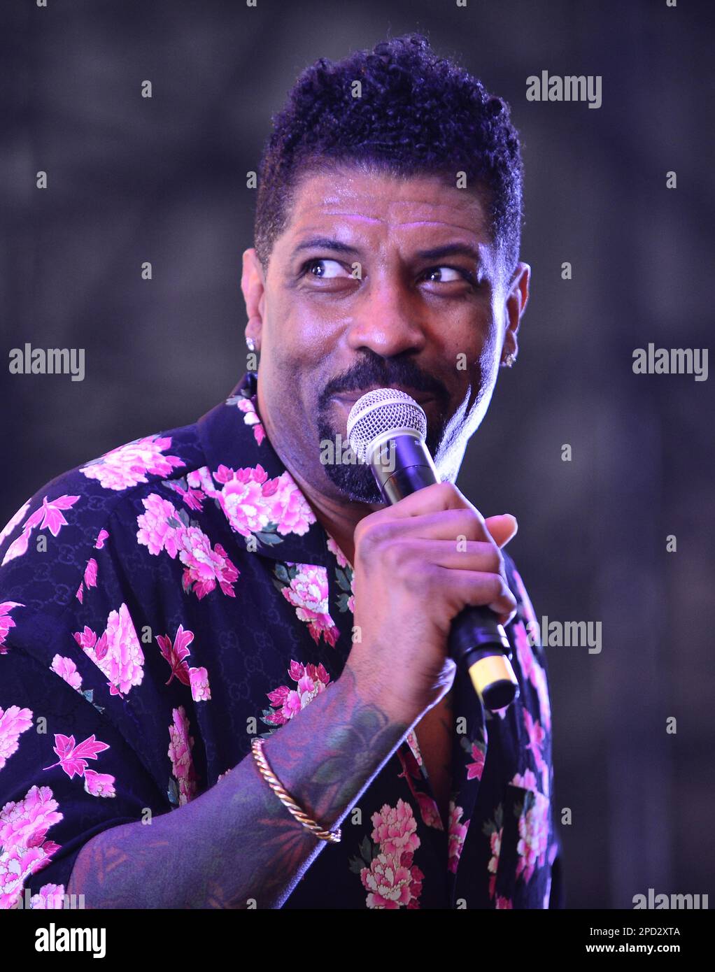 MIAMI GARDENS, FLORIDA - MARCH 11: Actor/ Comedian Deon Cole host the ...