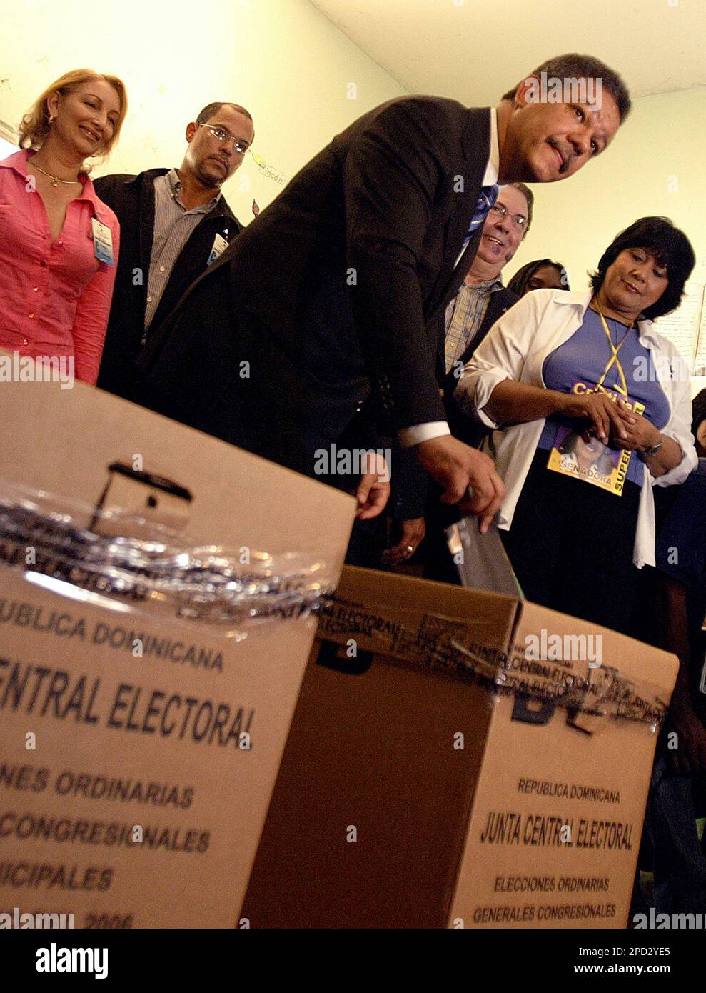 Dominican President Leonel Fernandez casts his vote during the country ...