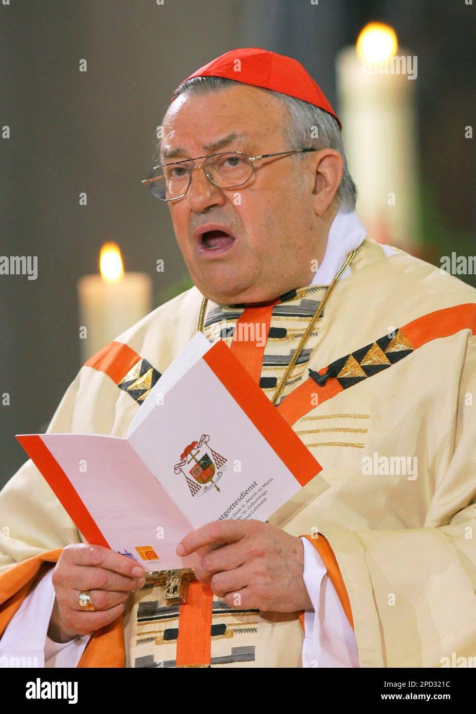 German cardinal Karl Lehmann sings at the dome in Mainz near Frankfurt ...