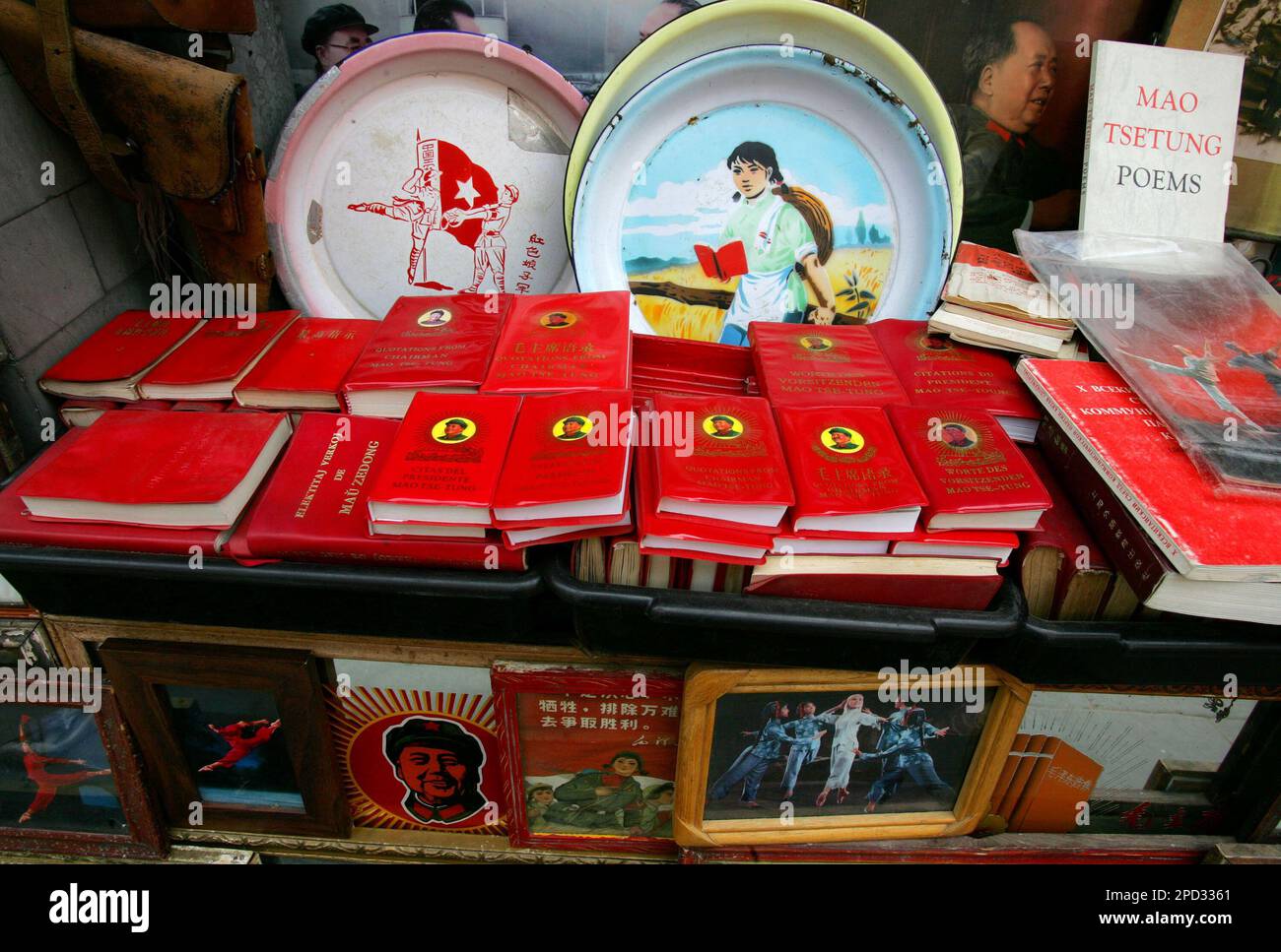 Little Red Books containing a collection of the sayings of Mao Zedong ...