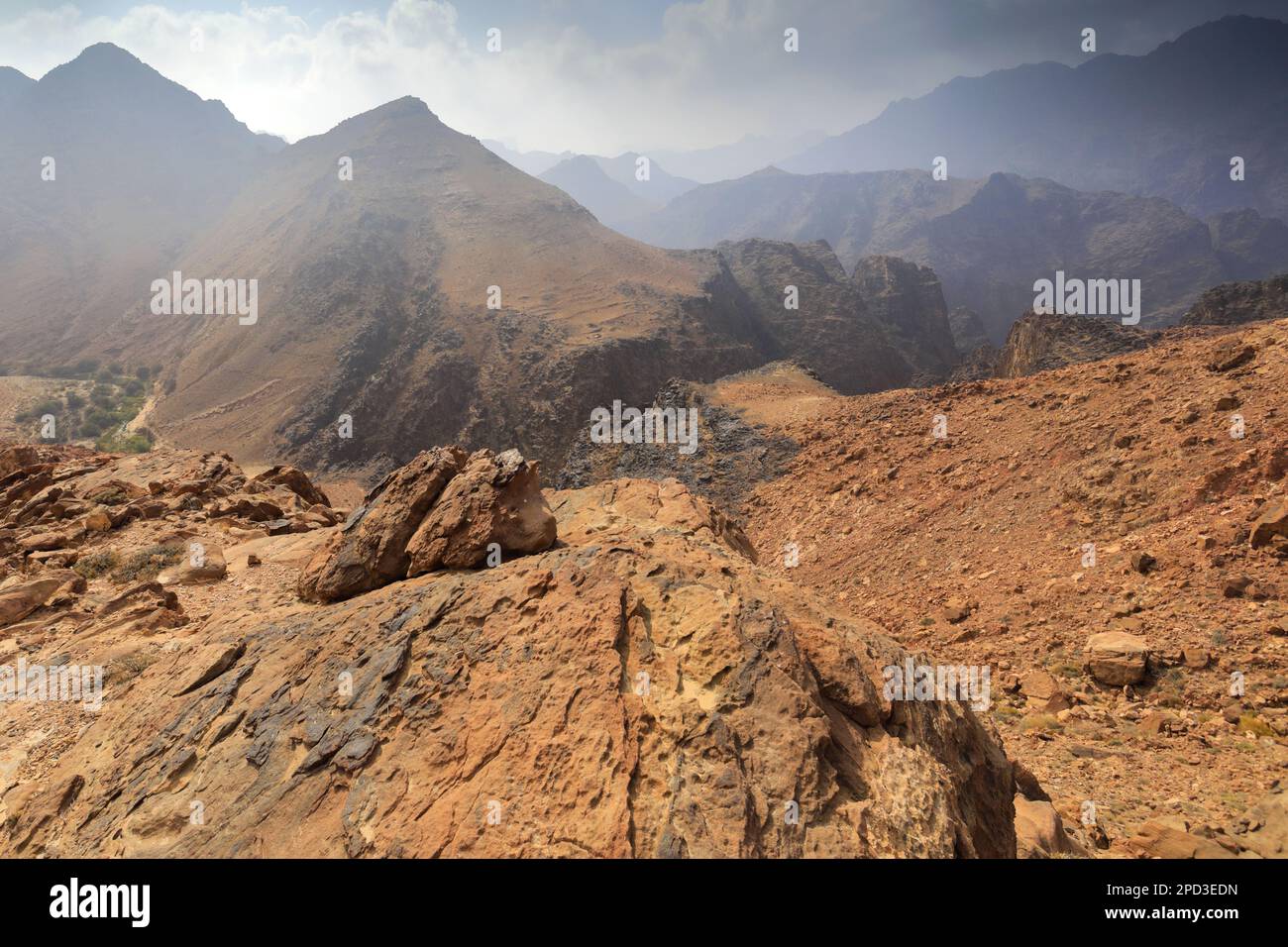 Naqad gulley canyon hi-res stock photography and images - Alamy