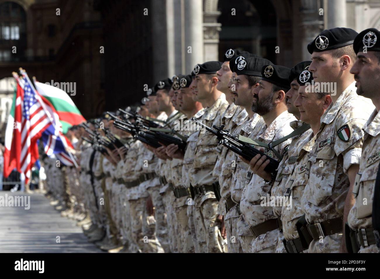 Italian soldiers of the NATO Rapid Deployable Corps parade upon their ...