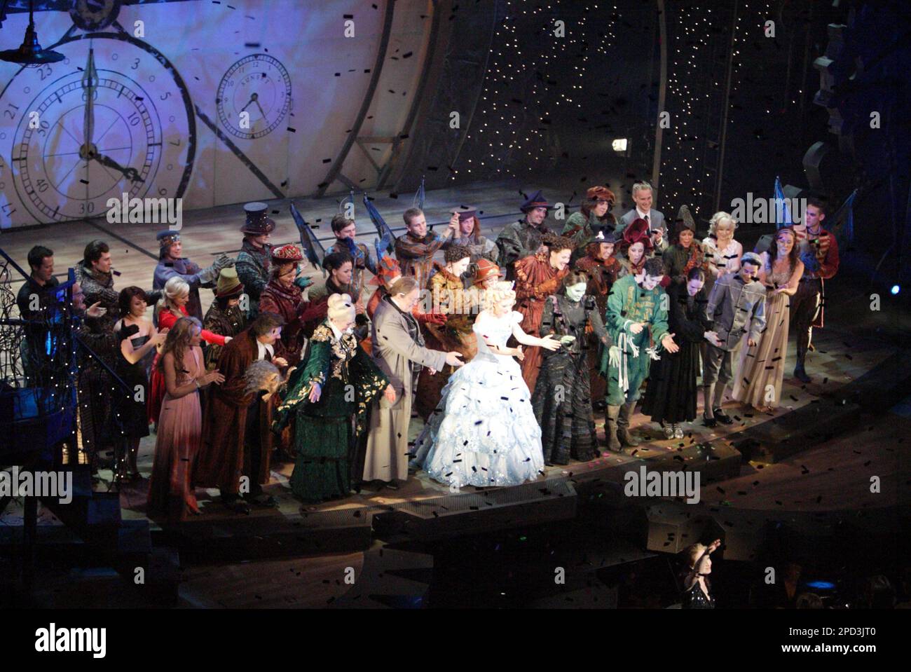 Curtain call musical hi-res stock photography and images - Alamy