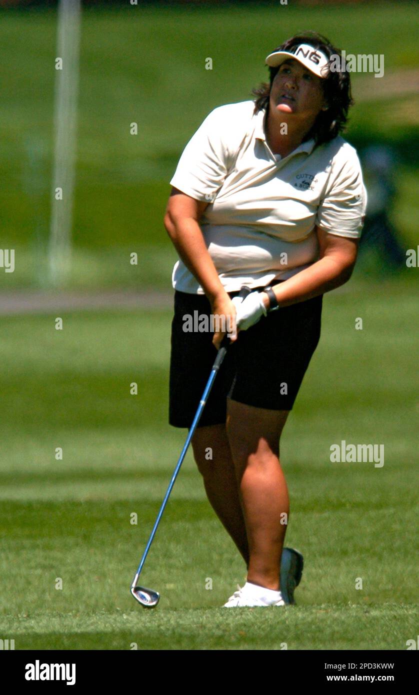 Pat Hurst watches her chip shot on the 16th hole during second round of ...