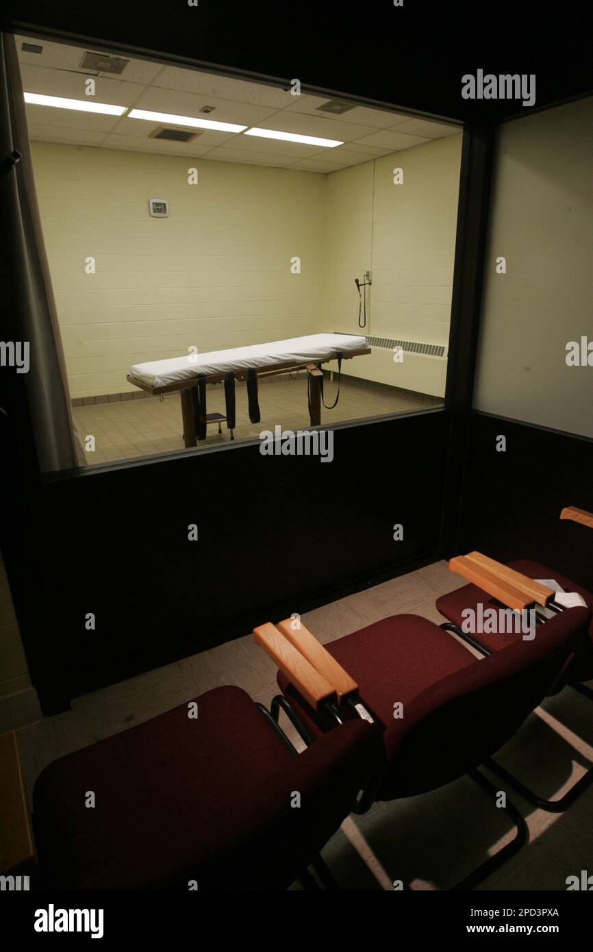 ** FILE ** The death chamber at the Southern Ohio Corrections Facility ...