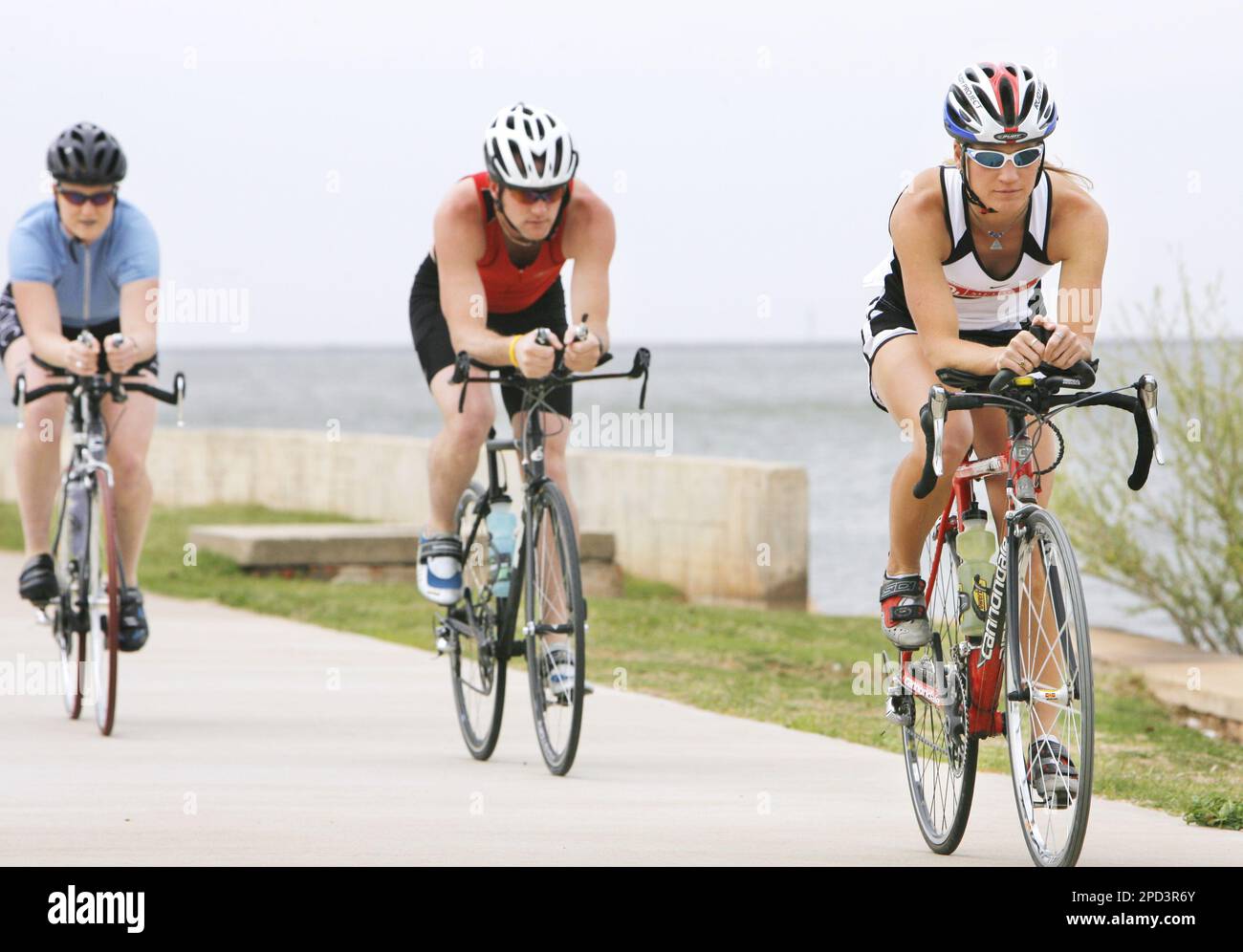 ** ADVANCE FOR WEEKEND MAY 13-14 ** Extreme athletes Holly Hicks; Randy ...