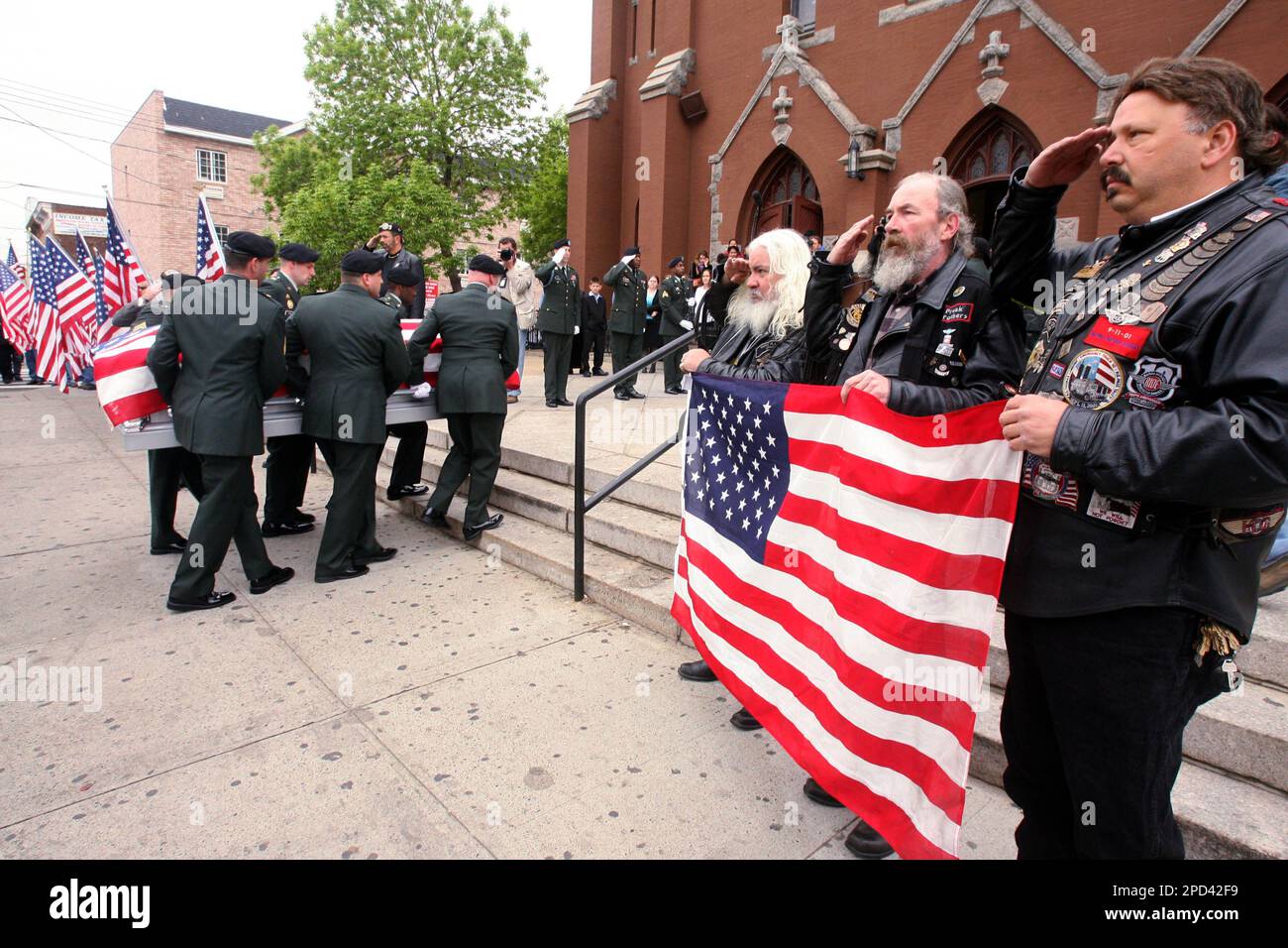 Patriot Guard Riders vincent Cerroni, right, Bob Keplers, center and ...