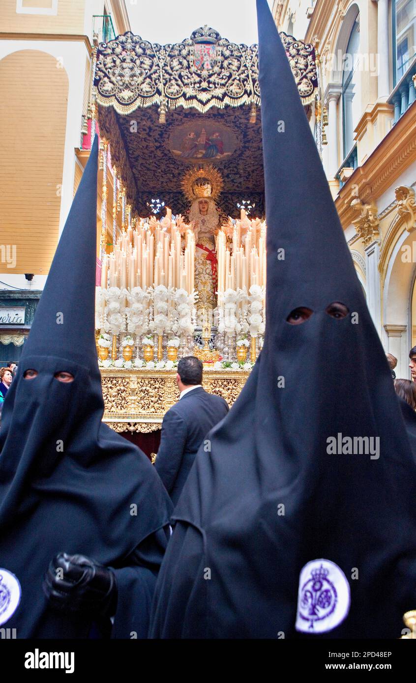 Semana santa seville cofradía hi-res stock photography and images - Alamy